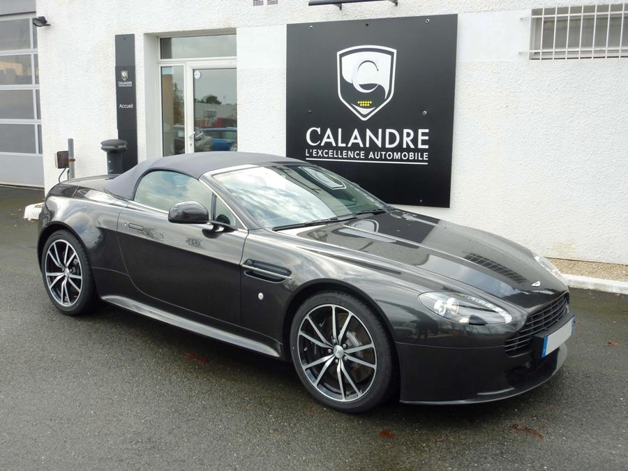 Comparatif : Aston Martin V8 Vantage et Aston Martin Vantage GTE – Calandre