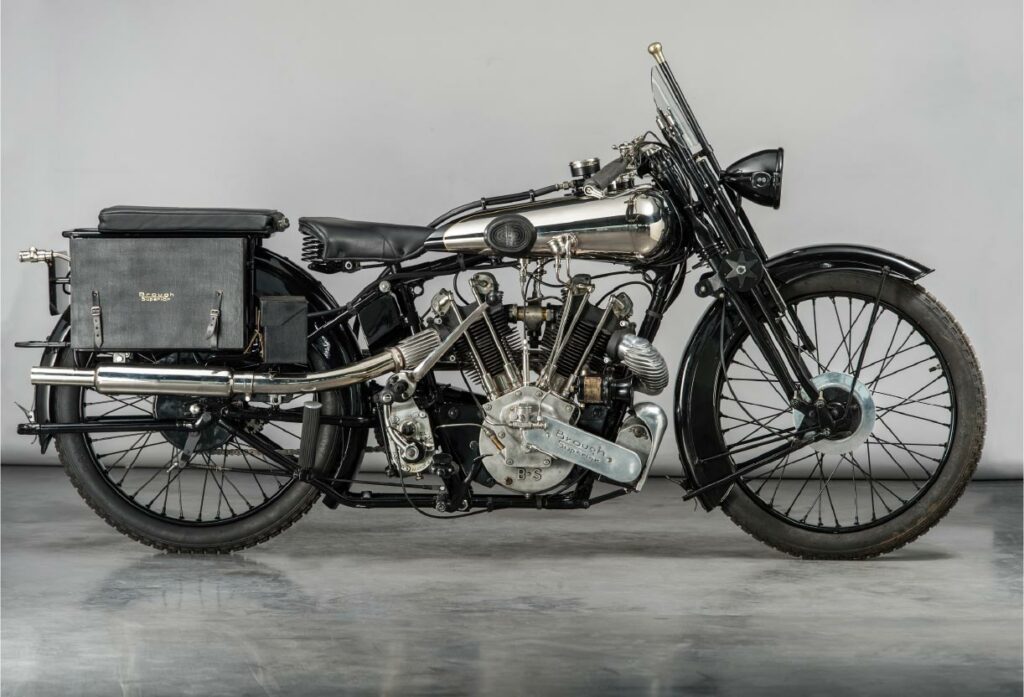 Brough Superior : Un Siècle de Passion à travers 3 figures emblématiques